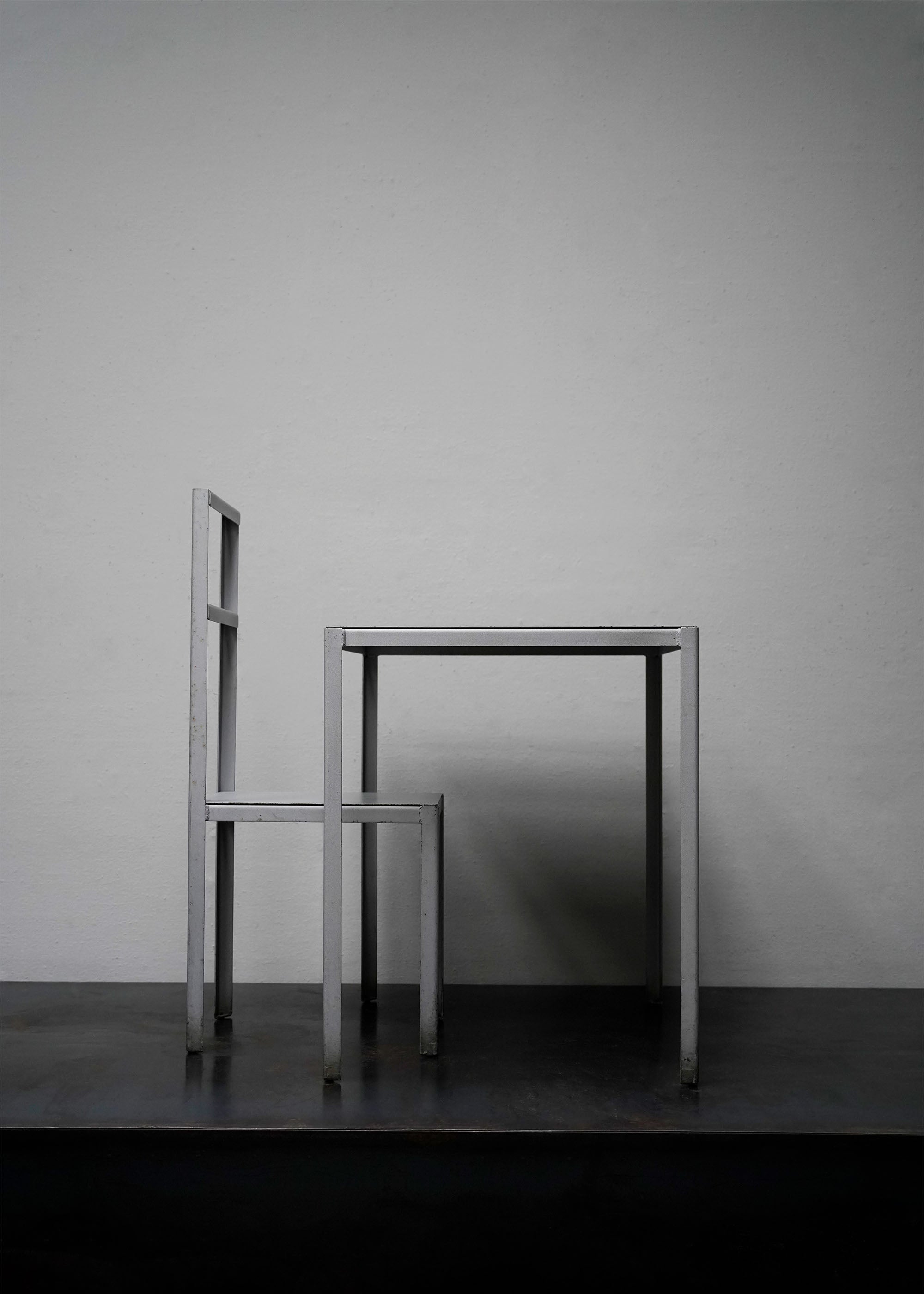 “THE HAMLET MACHINE” TABLE AND CHAIR SET by Robert Wilson – Studio ...
