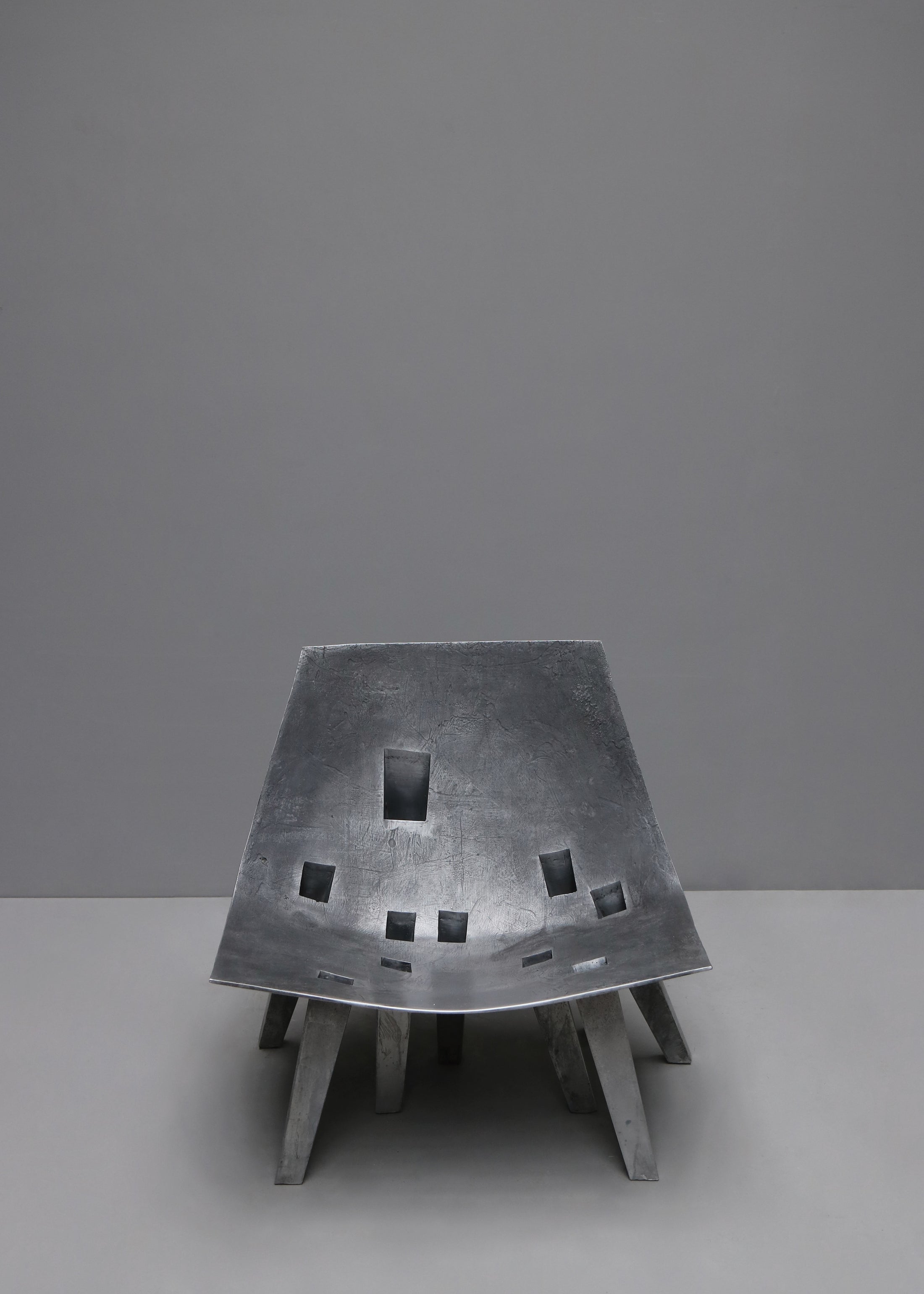 "EXTRUSION EASY CHAIR" BY JAN JANSSEN – Studio Oliver Gustav