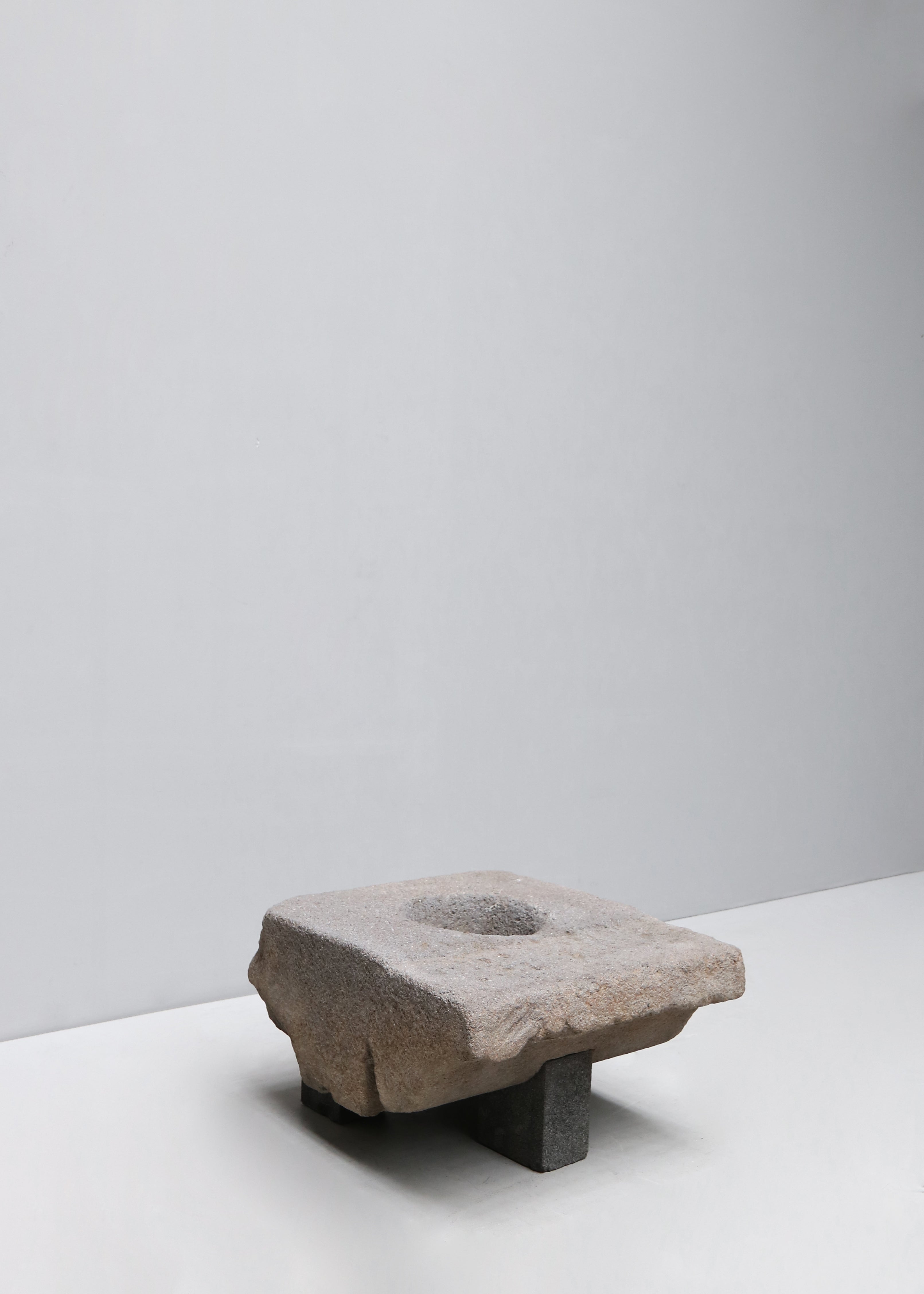 "T ALAM M/01 TABLE" BY MAVERICK LEE – Studio Oliver Gustav